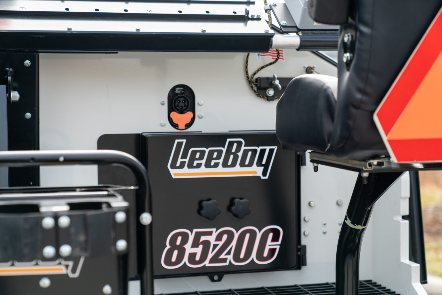 8520C Electric - LeeBoy®